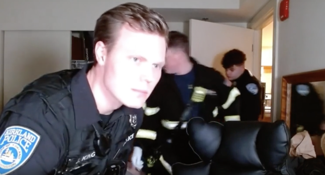Drinking Streamer OnlyUseMeBlade shows his toe amputation, police later ...